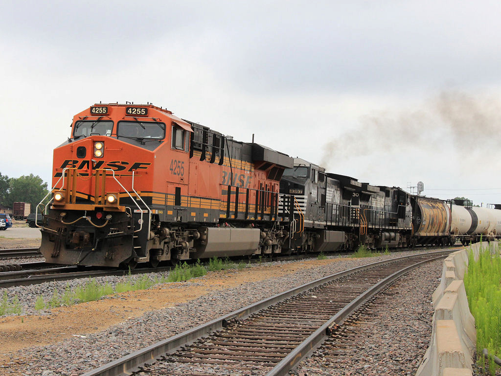 BNSF 4255